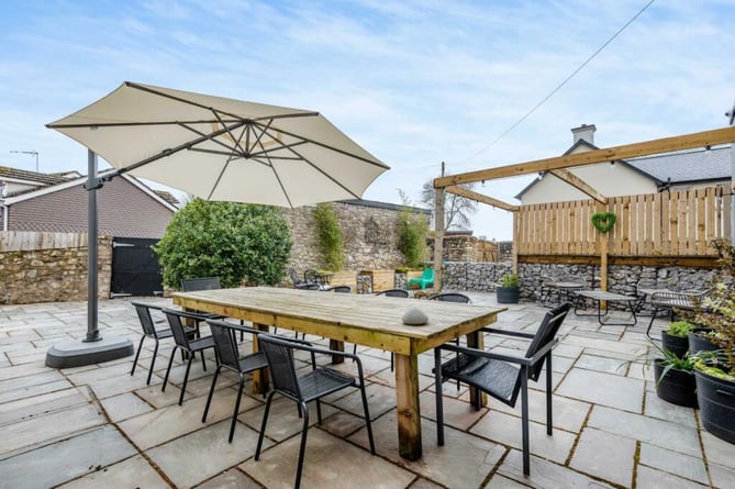 Chepstow mansion for sale is "elegant" Georgian property - with a ...
