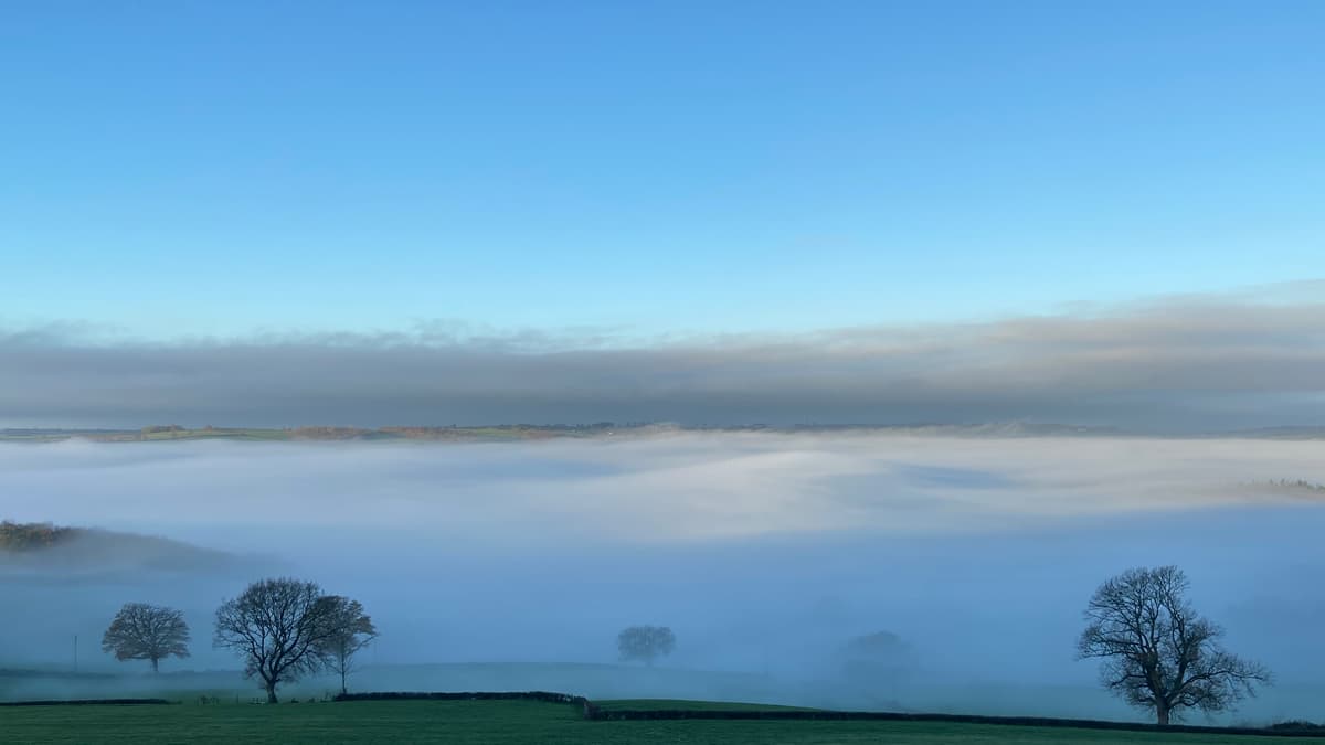 Cloud inversion fills Monnow Valley near Monmouth | chepstowbeacon.co.uk